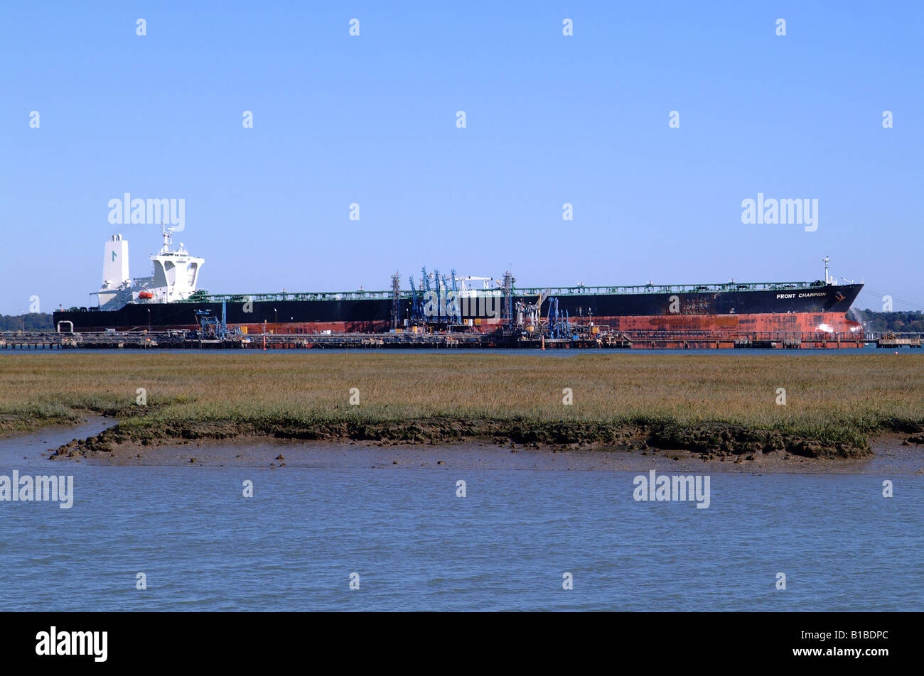 VLCC (Very Large Crude Carrier) "Front Hampton" unloading at Esso ...