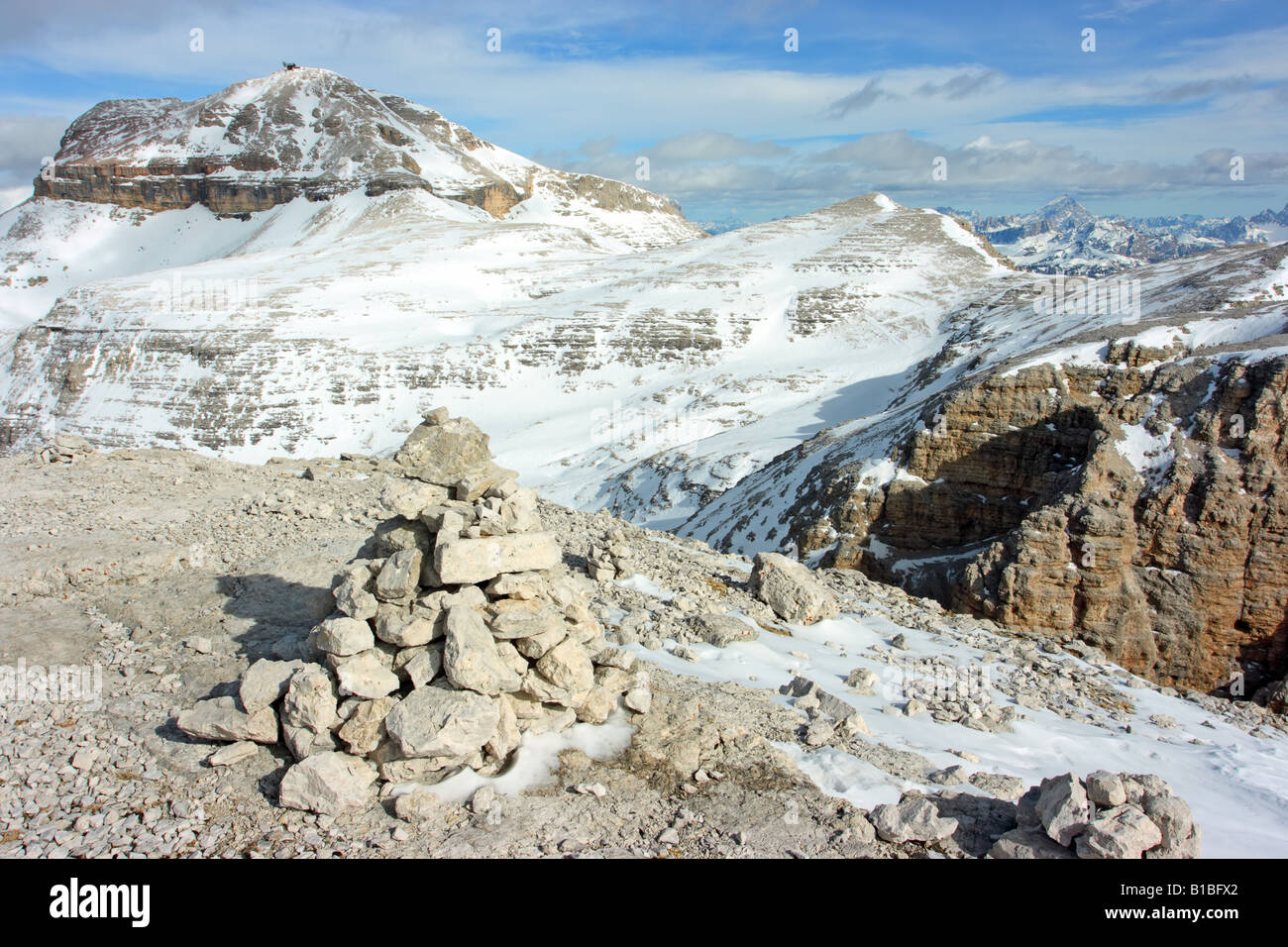 Pyramid range hi-res stock photography and images - Alamy