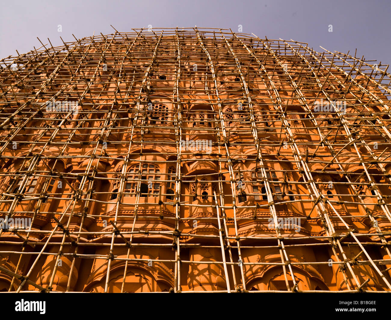 India construction scaffold scaffolding hi-res stock photography and ...