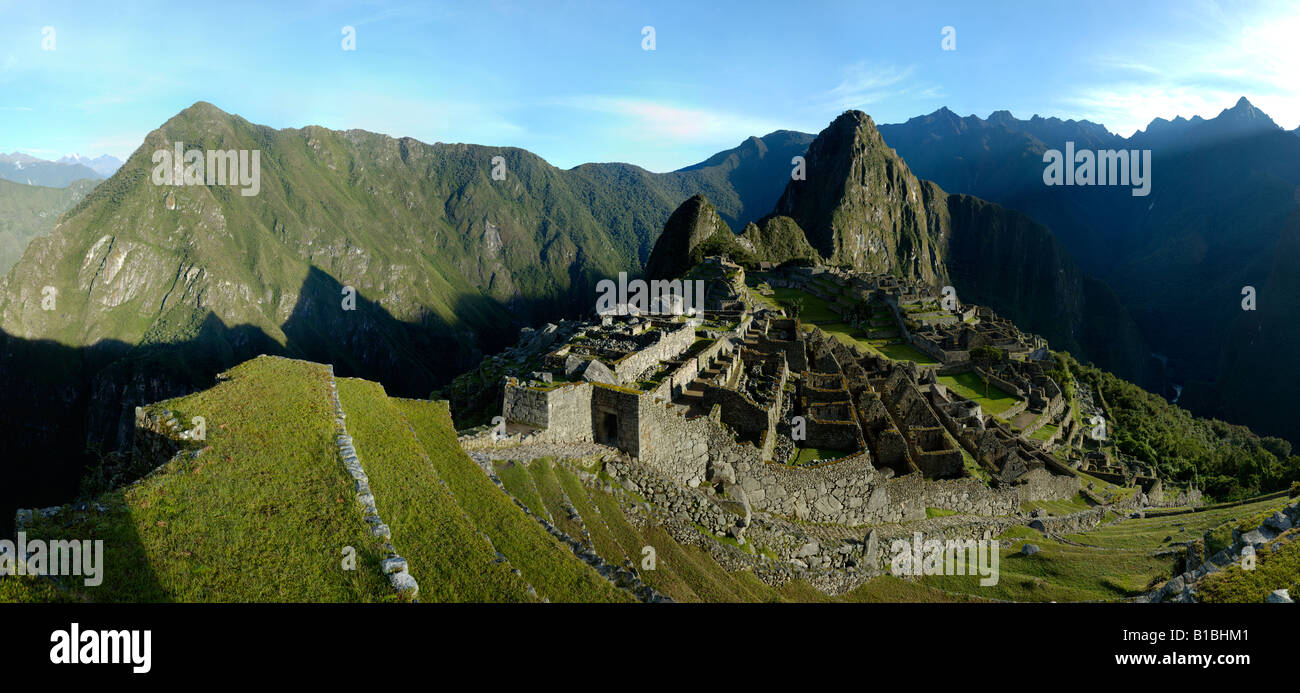 Panoramic view of Machu Picchu at sunrise Stock Photo - Alamy