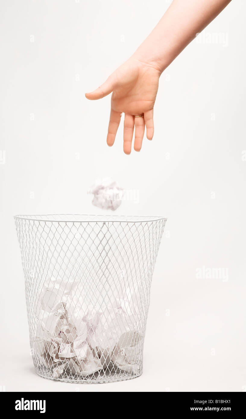 Trash bin hi-res stock photography and images - Alamy