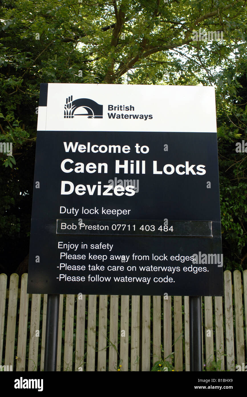Caen Hill Locks Welcome sign at Devizes in Wiltshire Stock Photo - Alamy