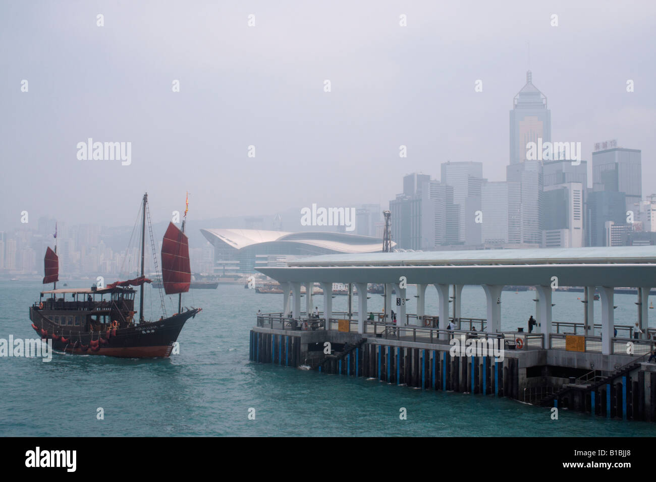 Tourist Boat docking, Central Pier, Hong Kong Stock Photo - Alamy
