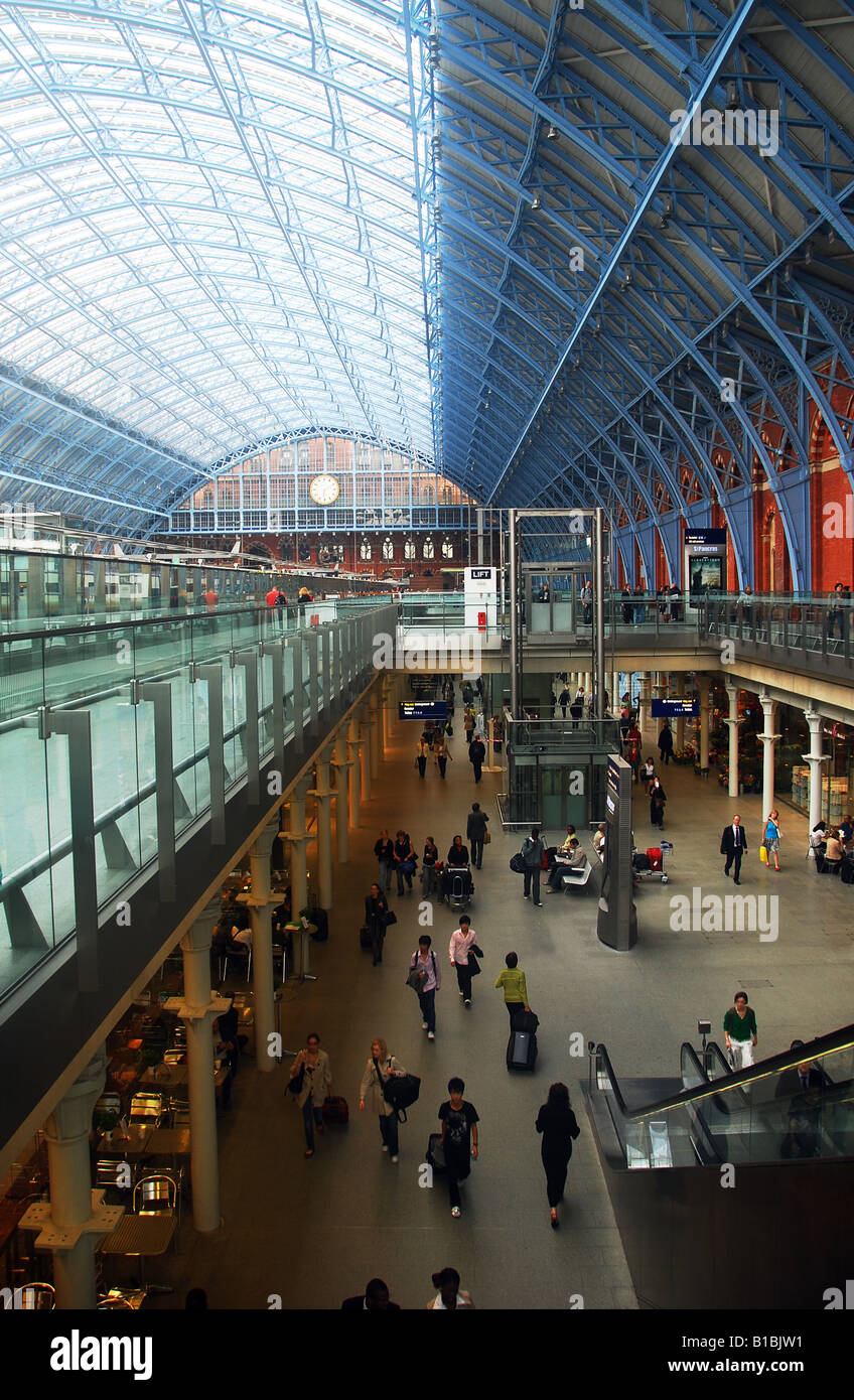 Thameslink st pancras station hi-res stock photography and images - Alamy