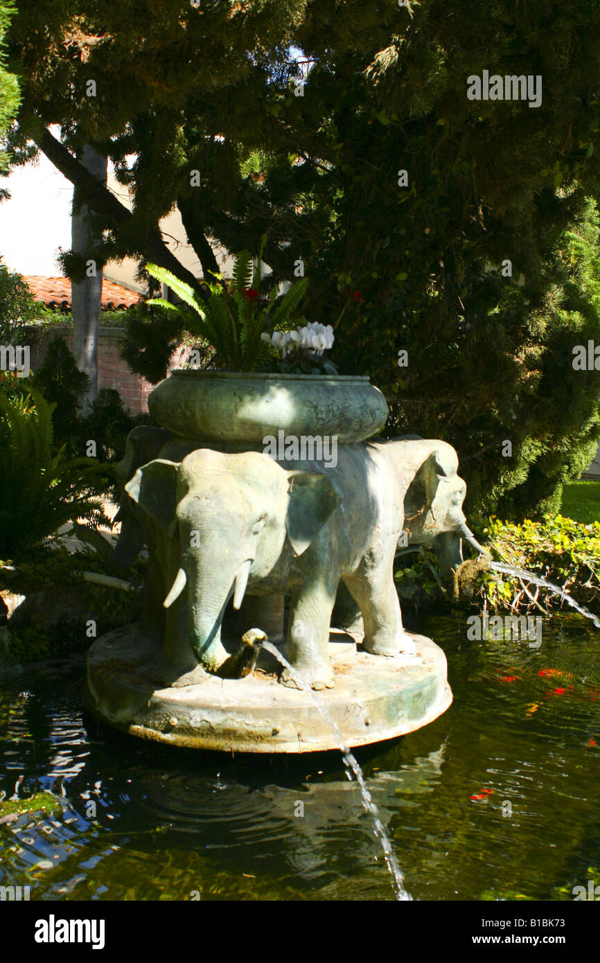 Two headed elephant hi-res stock photography and images - Alamy