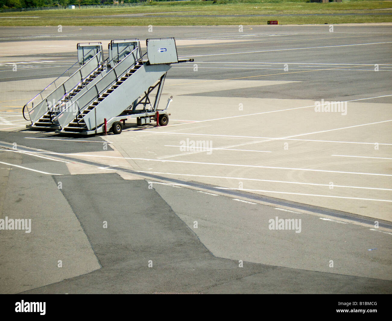 A quiet day at the airport, no planes are on the runway during ...