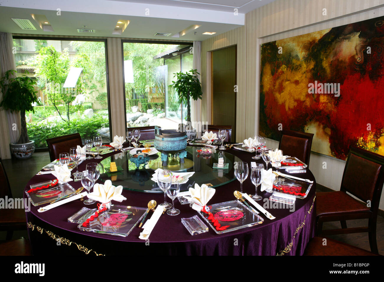 table of hotel restaurant Stock Photo - Alamy