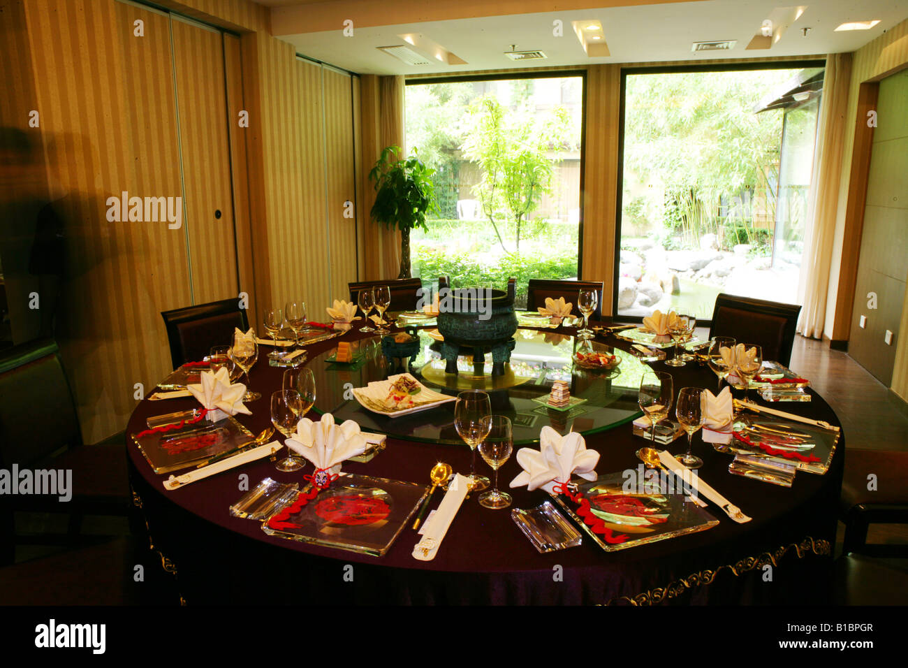 table of hotel restaurant Stock Photo - Alamy