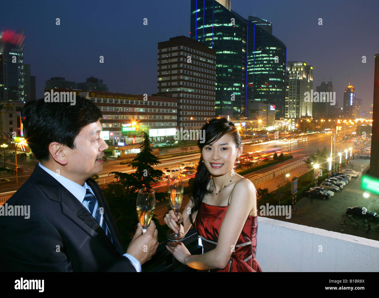 Woman night street dressed up hi-res stock photography and images - Alamy