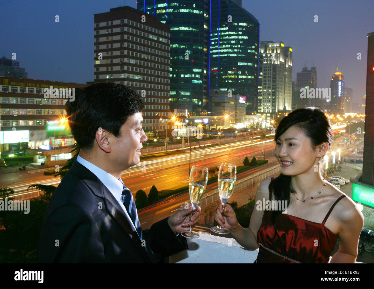 couple drinking at night Stock Photo - Alamy