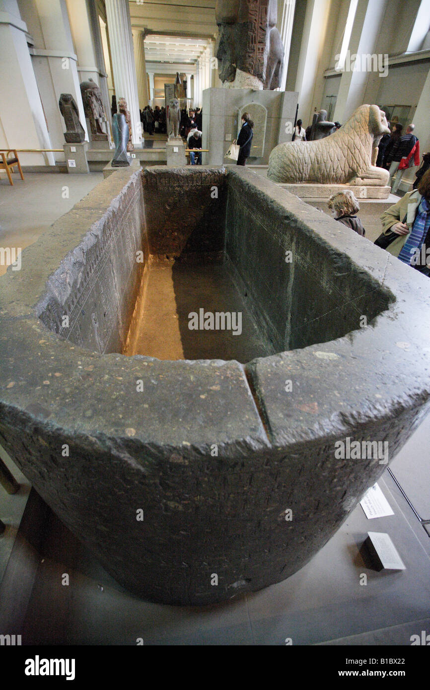 british museum egyptian england london statues Stock Photo - Alamy