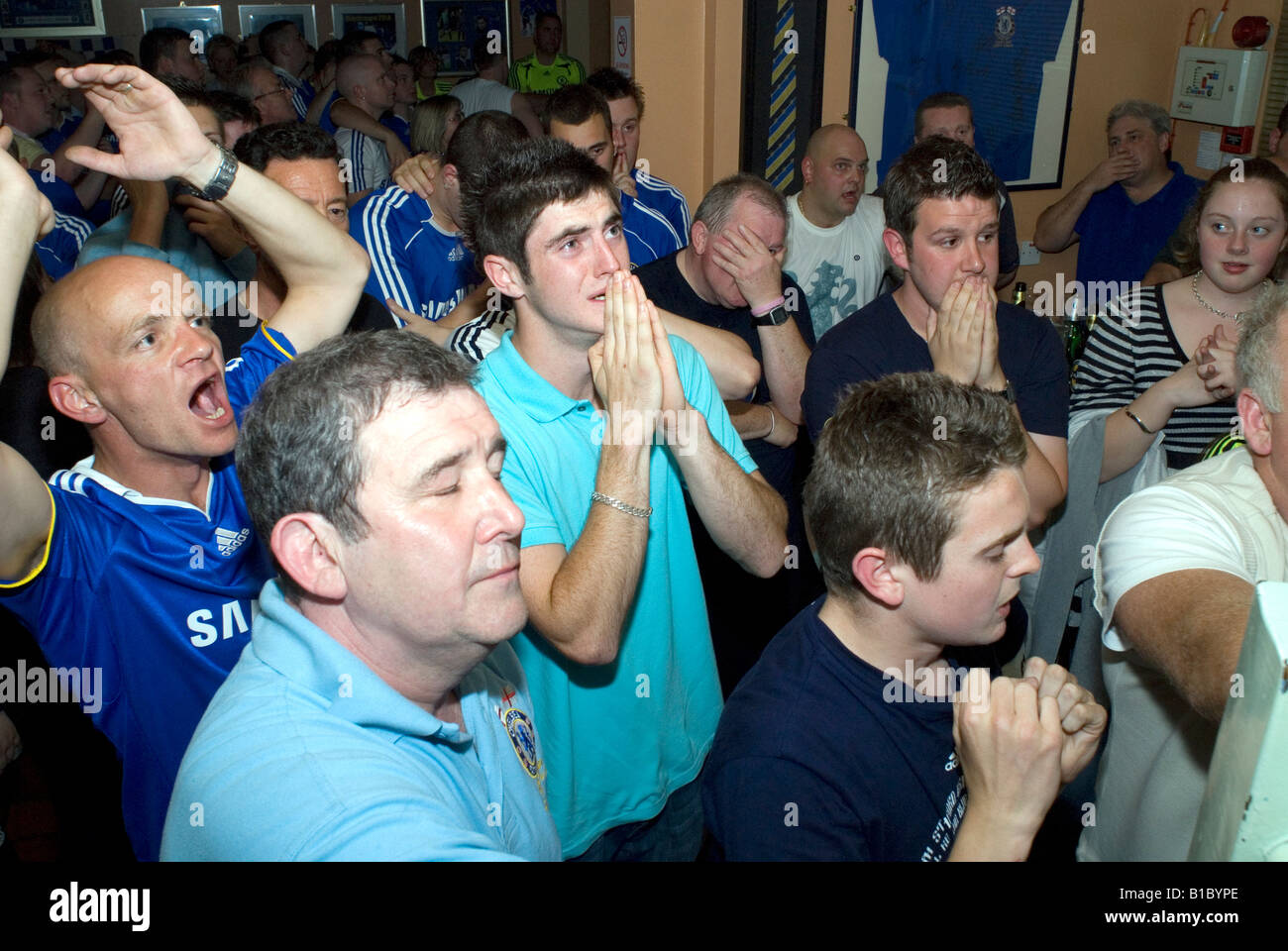 Chelsea fan pub hi-res stock photography and images - Alamy
