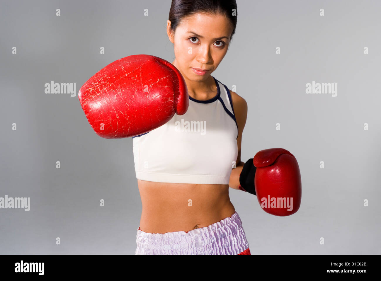 Female boxer posing Stock Photo - Alamy