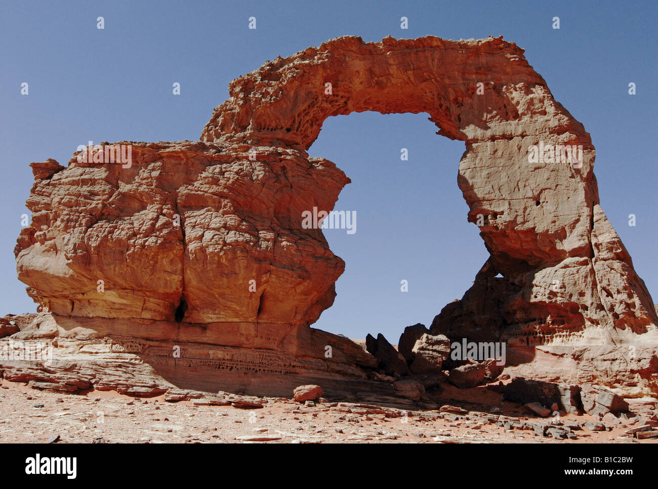 Arch in the tadrart hi-res stock photography and images - Alamy