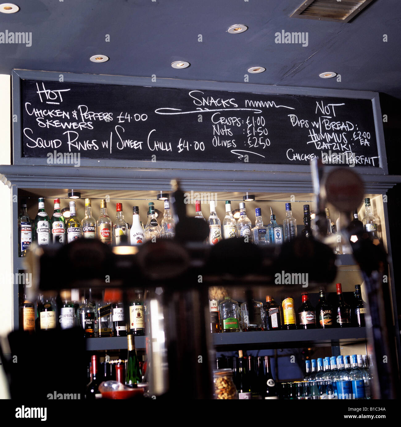 Menu behind bar hi-res stock photography and images - Alamy