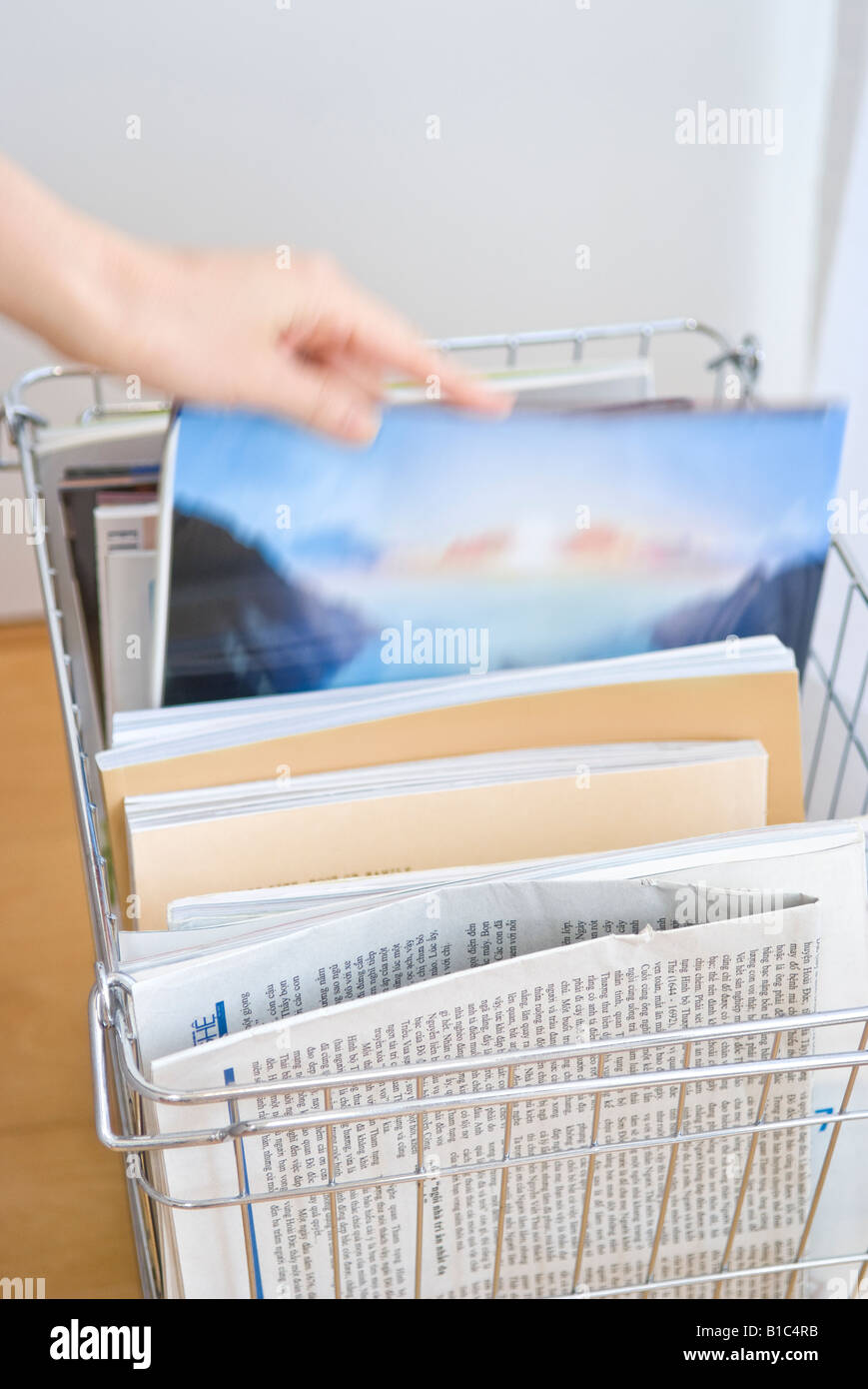 Wire basket hi-res stock photography and images - Alamy