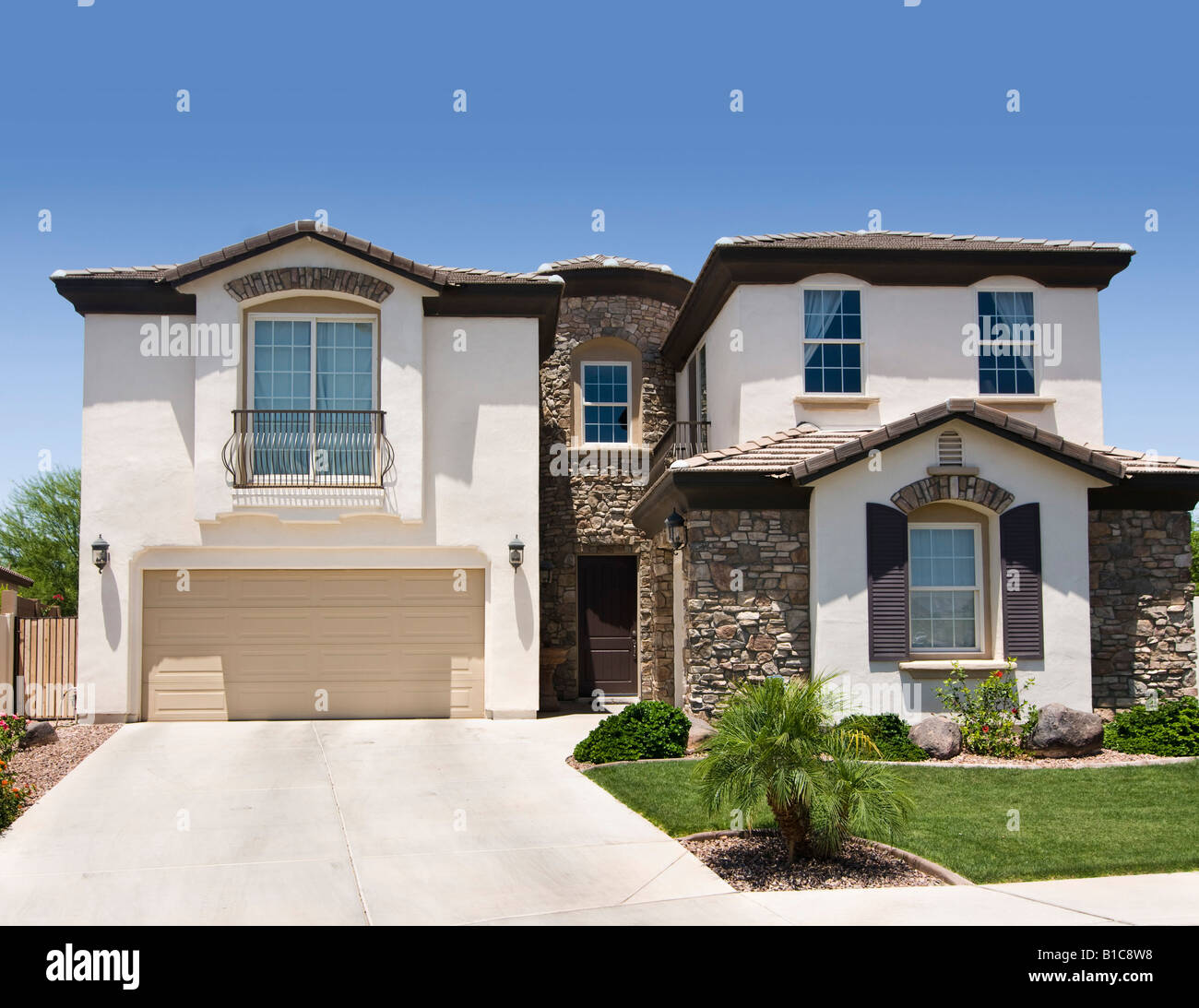 Beautiful new American home exterior Stock Photo - Alamy