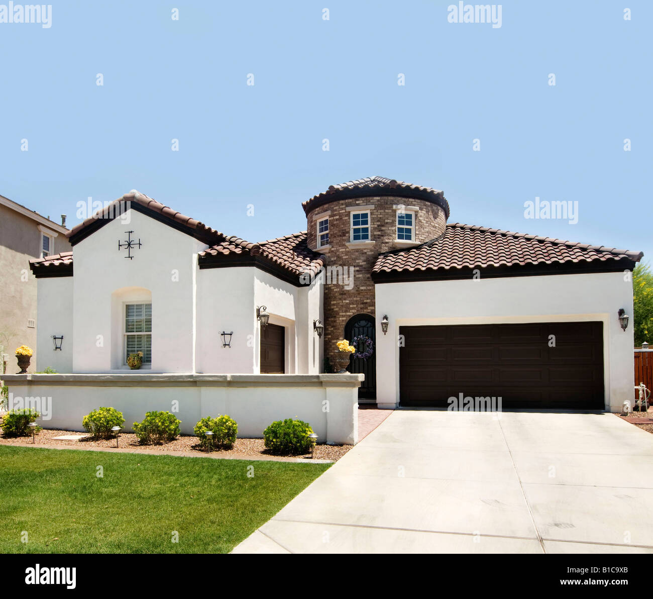 American home exterior hi-res stock photography and images - Alamy