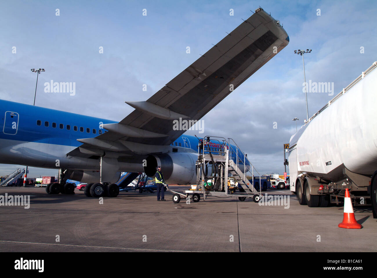 Refuelling bowser hi-res stock photography and images - Alamy