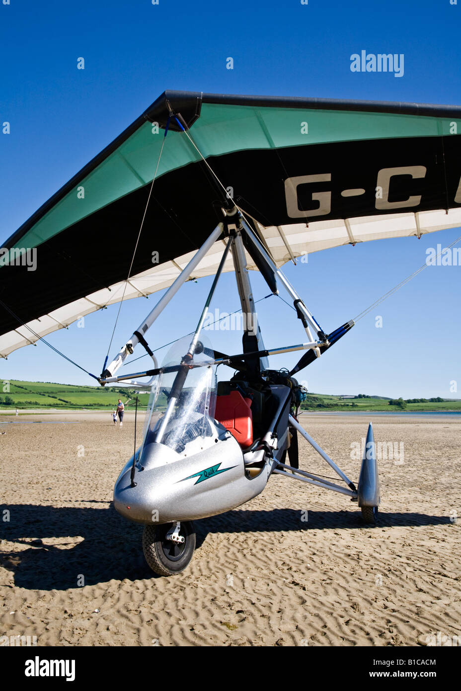Silver aircraft hi-res stock photography and images - Alamy
