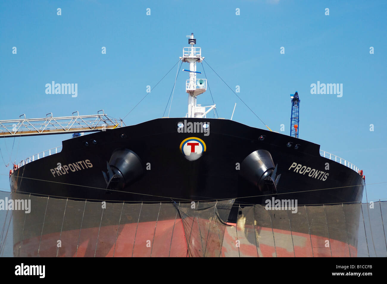 Tankers ship bow hi-res stock photography and images - Alamy