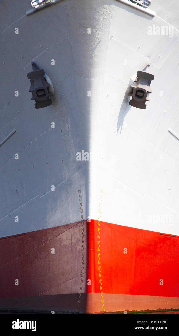 Tankers ship bow hi-res stock photography and images - Alamy