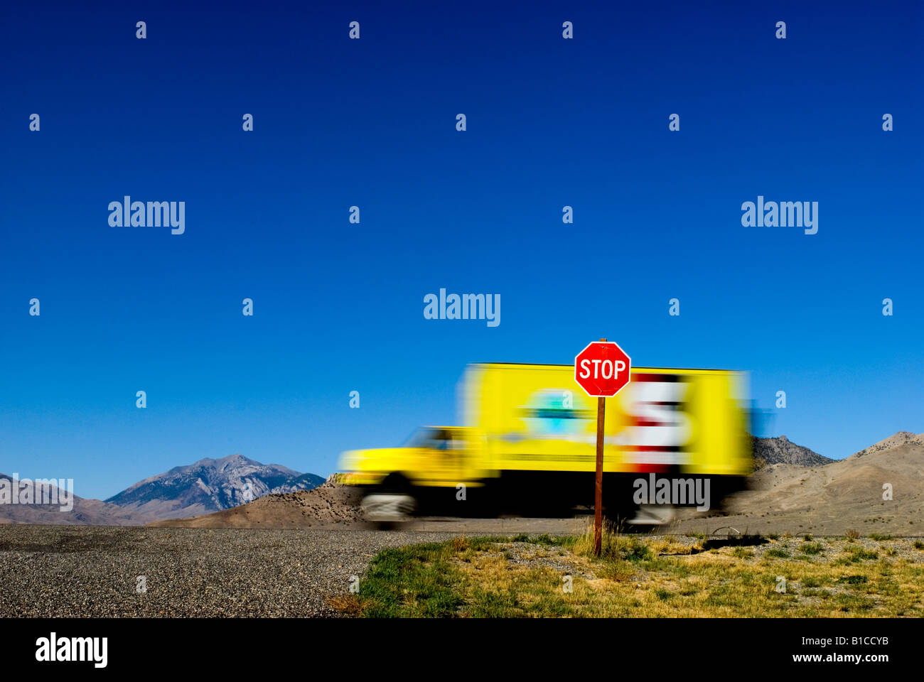 Speed delivery sign hi-res stock photography and images - Alamy
