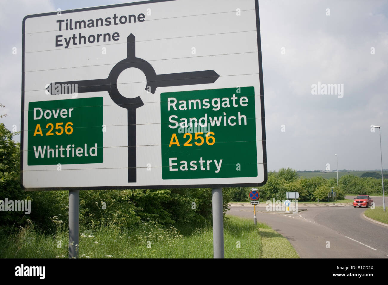 Roundabout road sign hi-res stock photography and images - Alamy