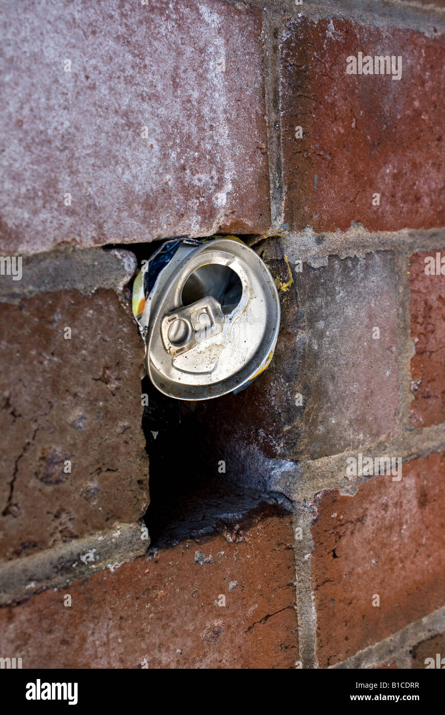 Missing brick hi-res stock photography and images - Alamy