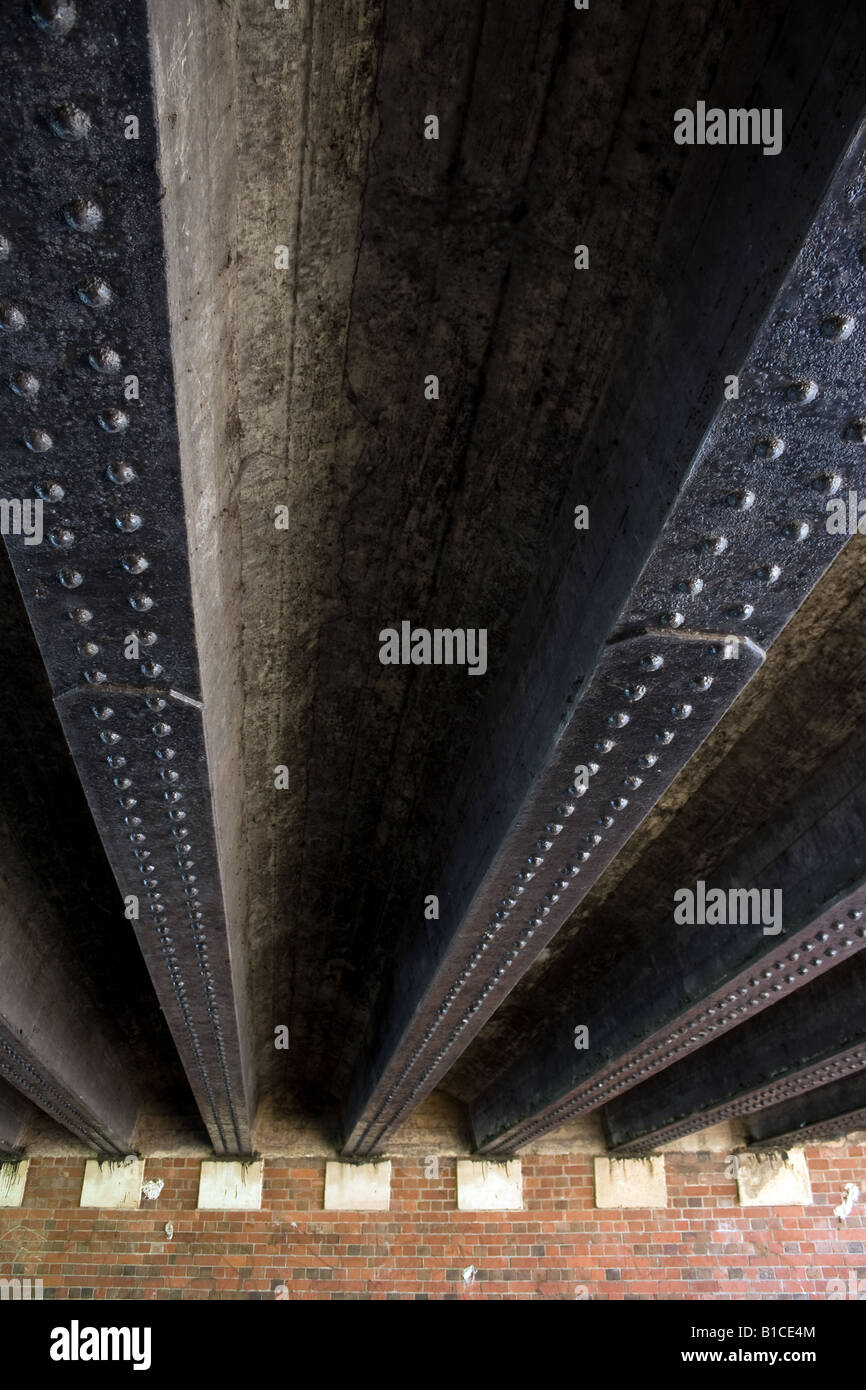 Beam beams girder girders hi-res stock photography and images - Alamy
