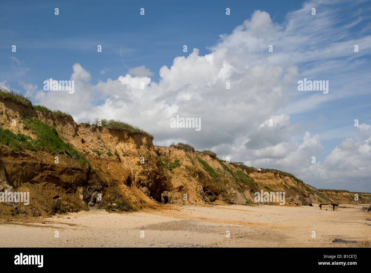 Happisburgh cliffs and beach Stock Photo - Alamy