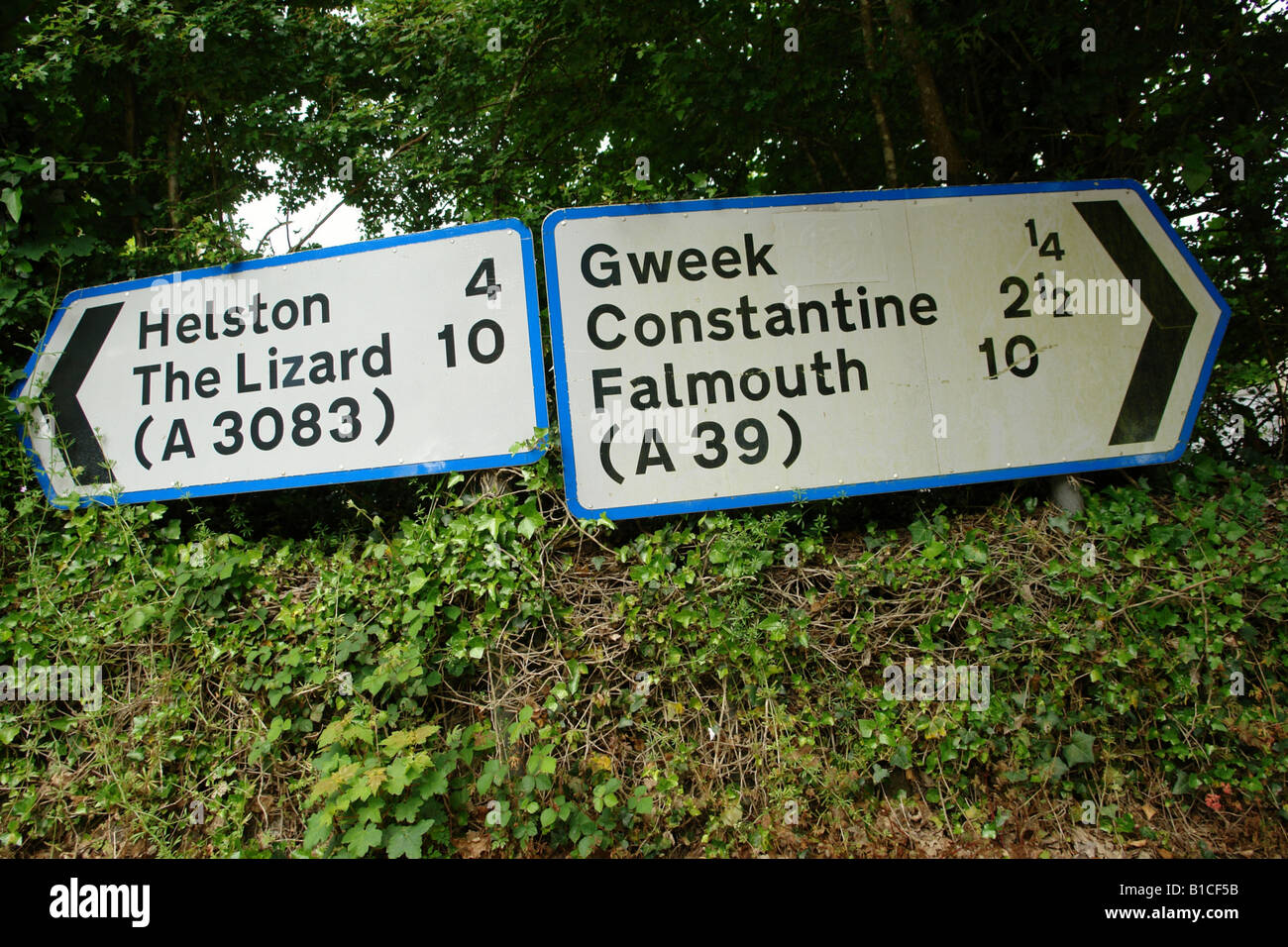 Cornish road signs hi-res stock photography and images - Alamy