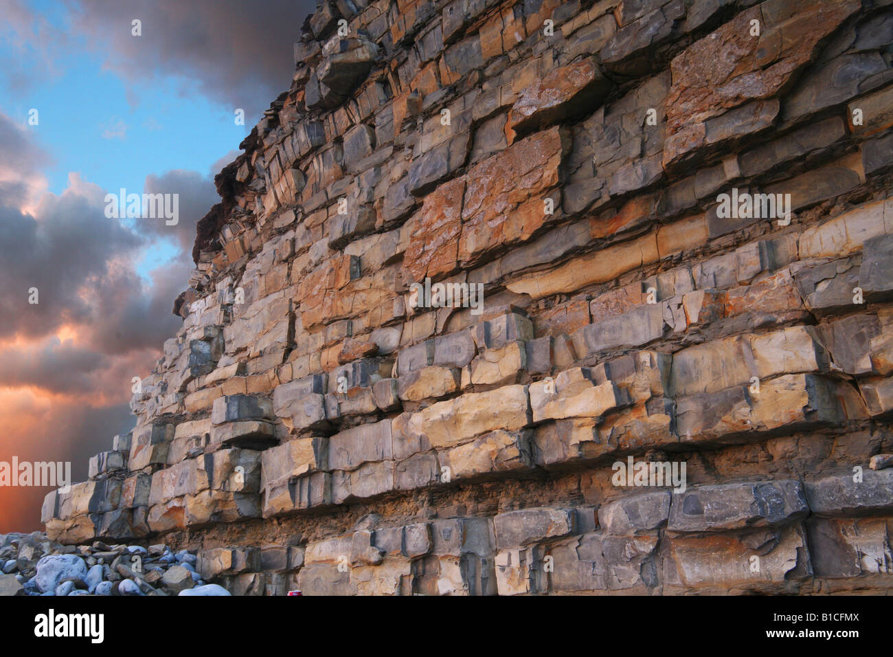 Jurassic cliffs hi-res stock photography and images - Alamy