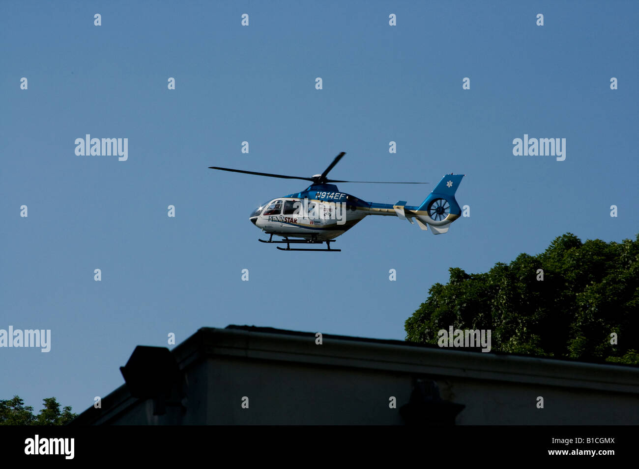Medivac landing at the Hospital Stock Photo - Alamy
