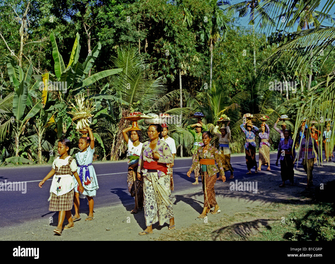 Temple offerings hindu dharma hi-res stock photography and images - Alamy
