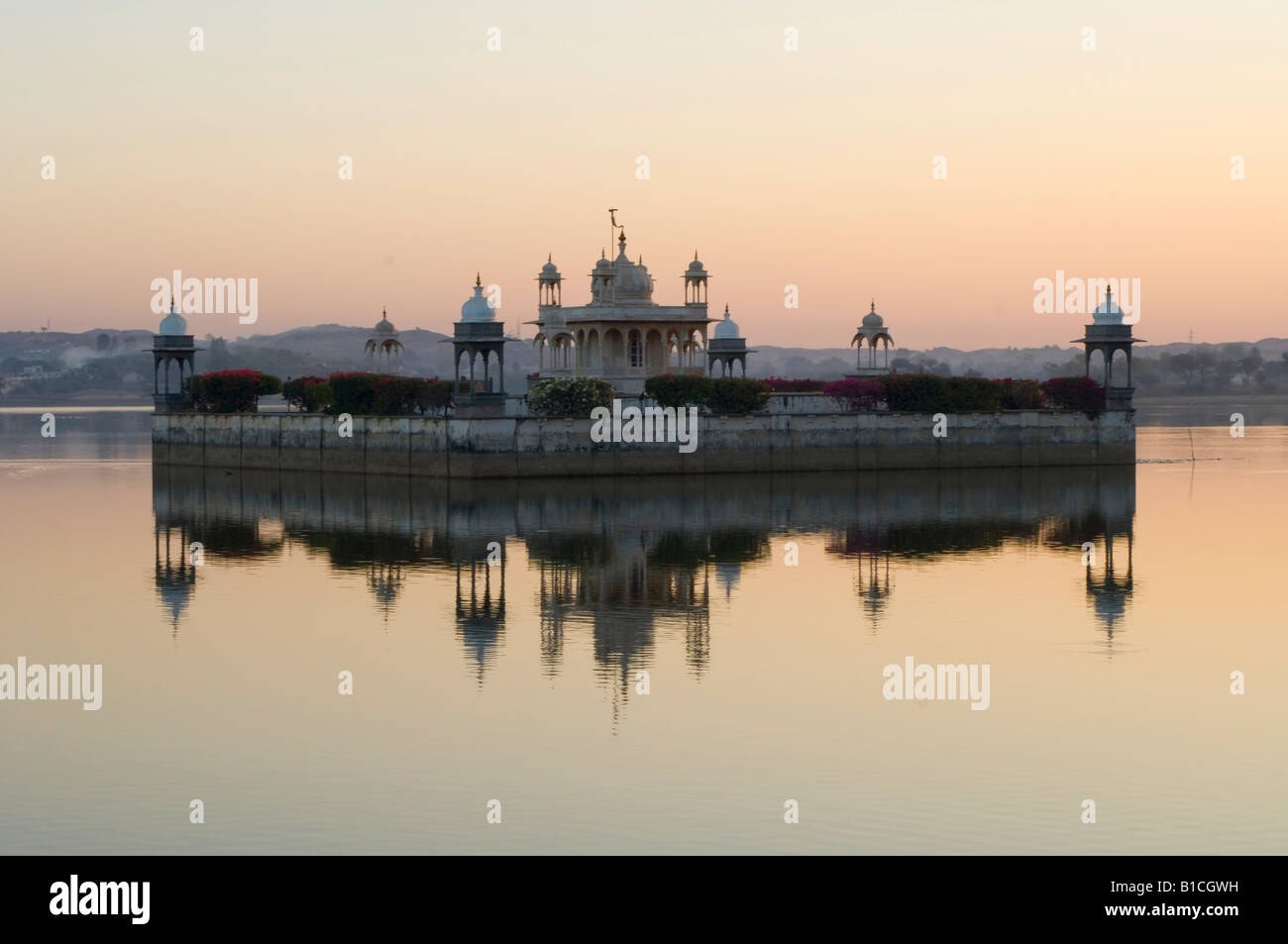 indian floating temple Stock Photo - Alamy