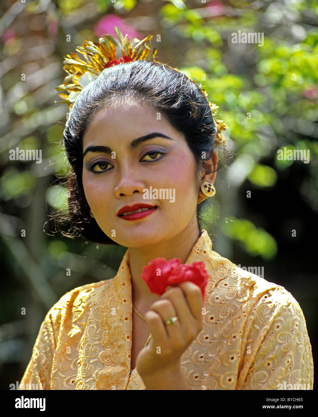 Formal dress 0688 Bali Indonesia Stock Photo - Alamy