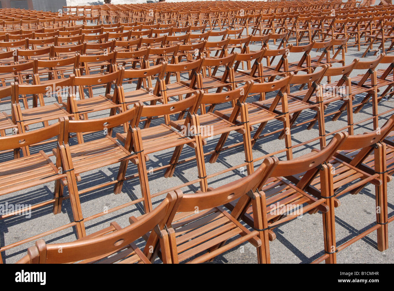 Unoccupied samot chair hi-res stock photography and images - Alamy