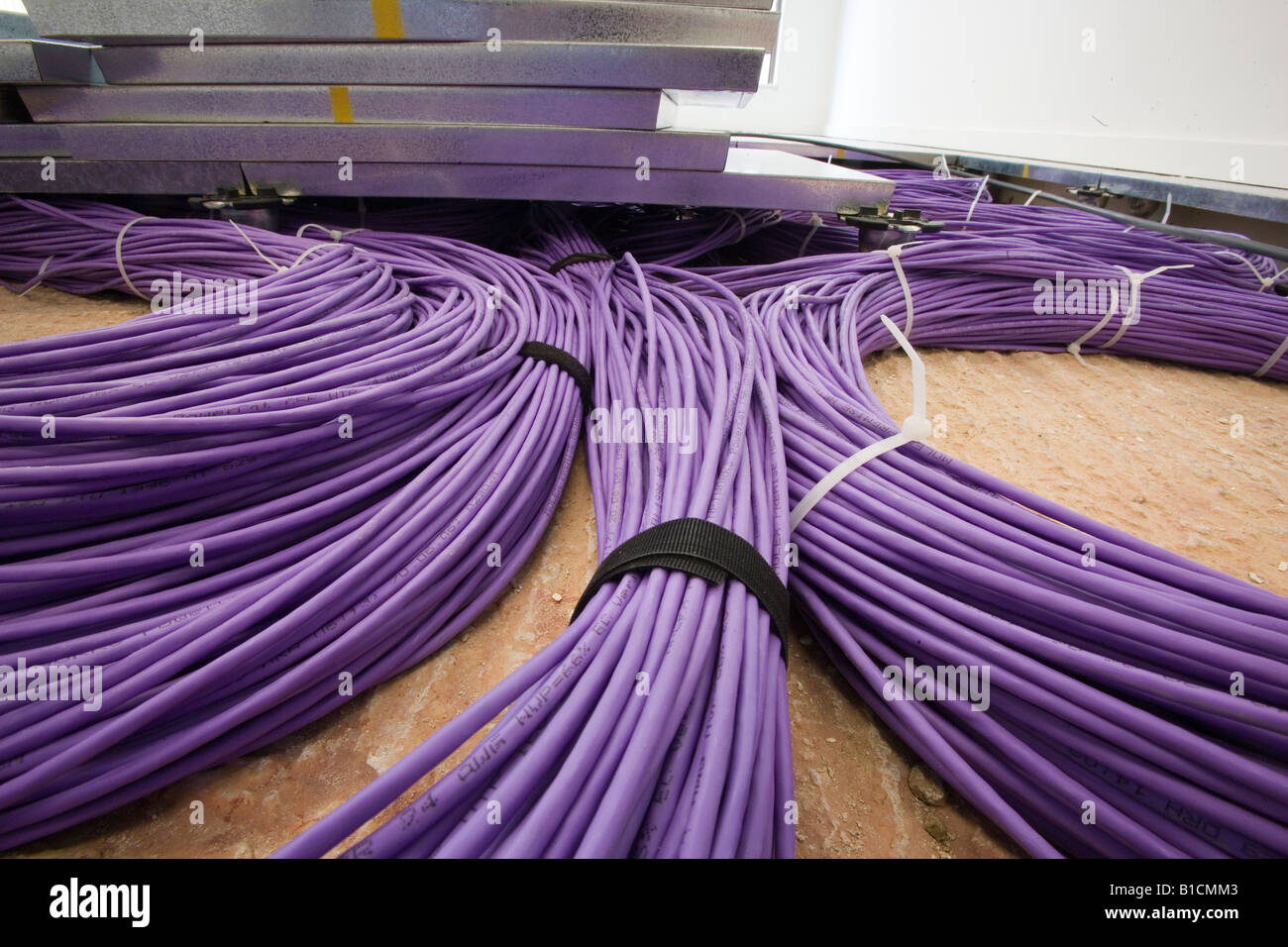 Bundle cables under floor hi-res stock photography and images - Alamy