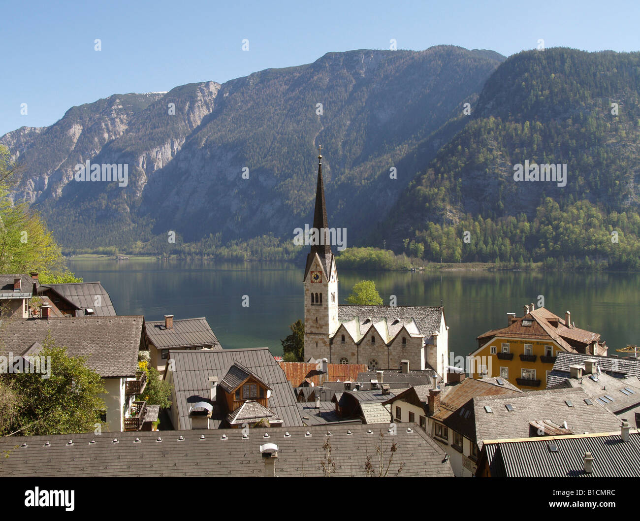 Hallstatt, center with lake Hallstaetter See, Austria, Upper Austria ...