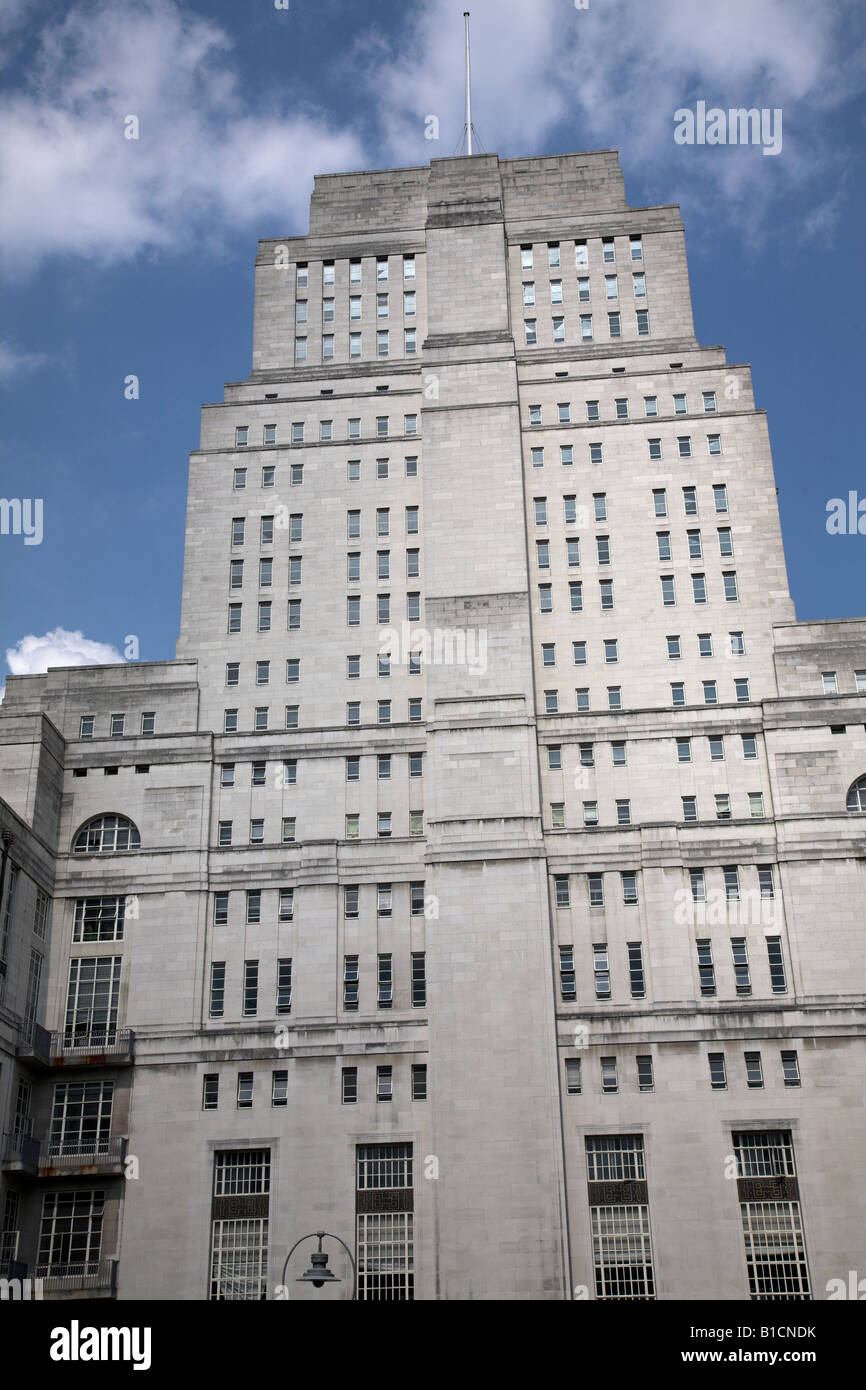 Building university hi-res stock photography and images - Alamy