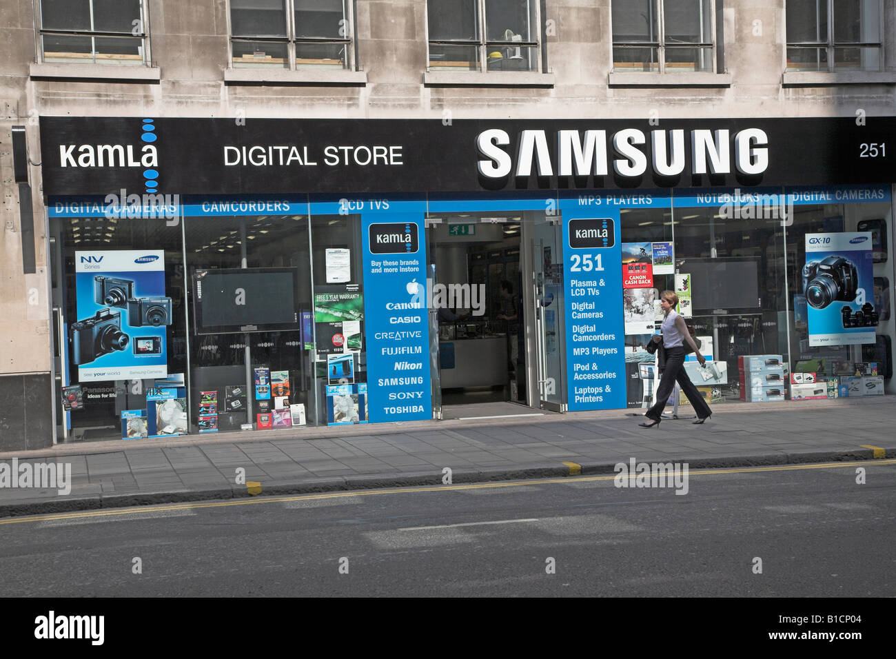Samsung electrical shop tottenham court road hi-res stock photography ...