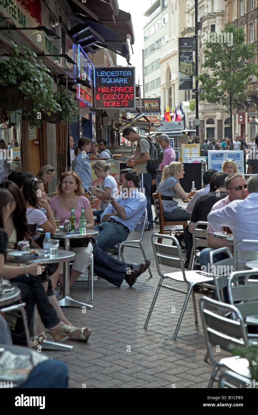Outdoor cafe tables hi-res stock photography and images - Alamy