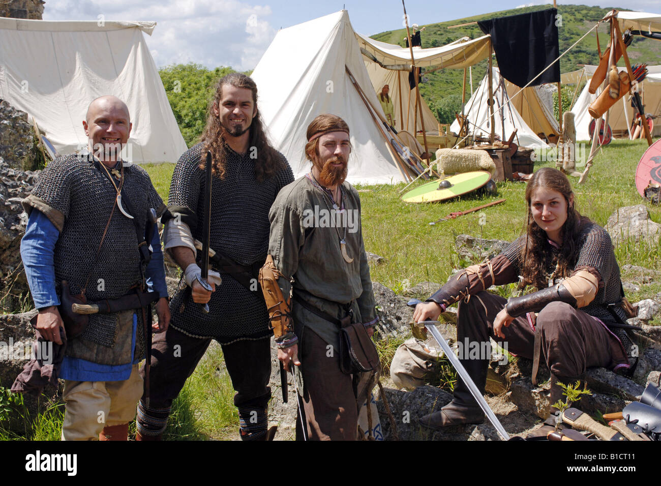 Men of the Viking and saxon Living History group Stock Photo - Alamy