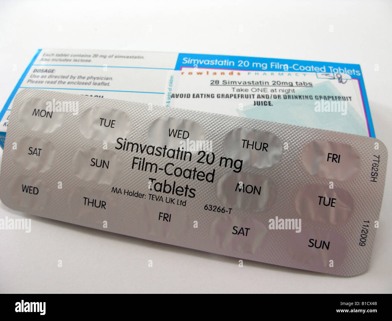 Simvastatin tablets drugs that reduces the amount of cholesterol ...