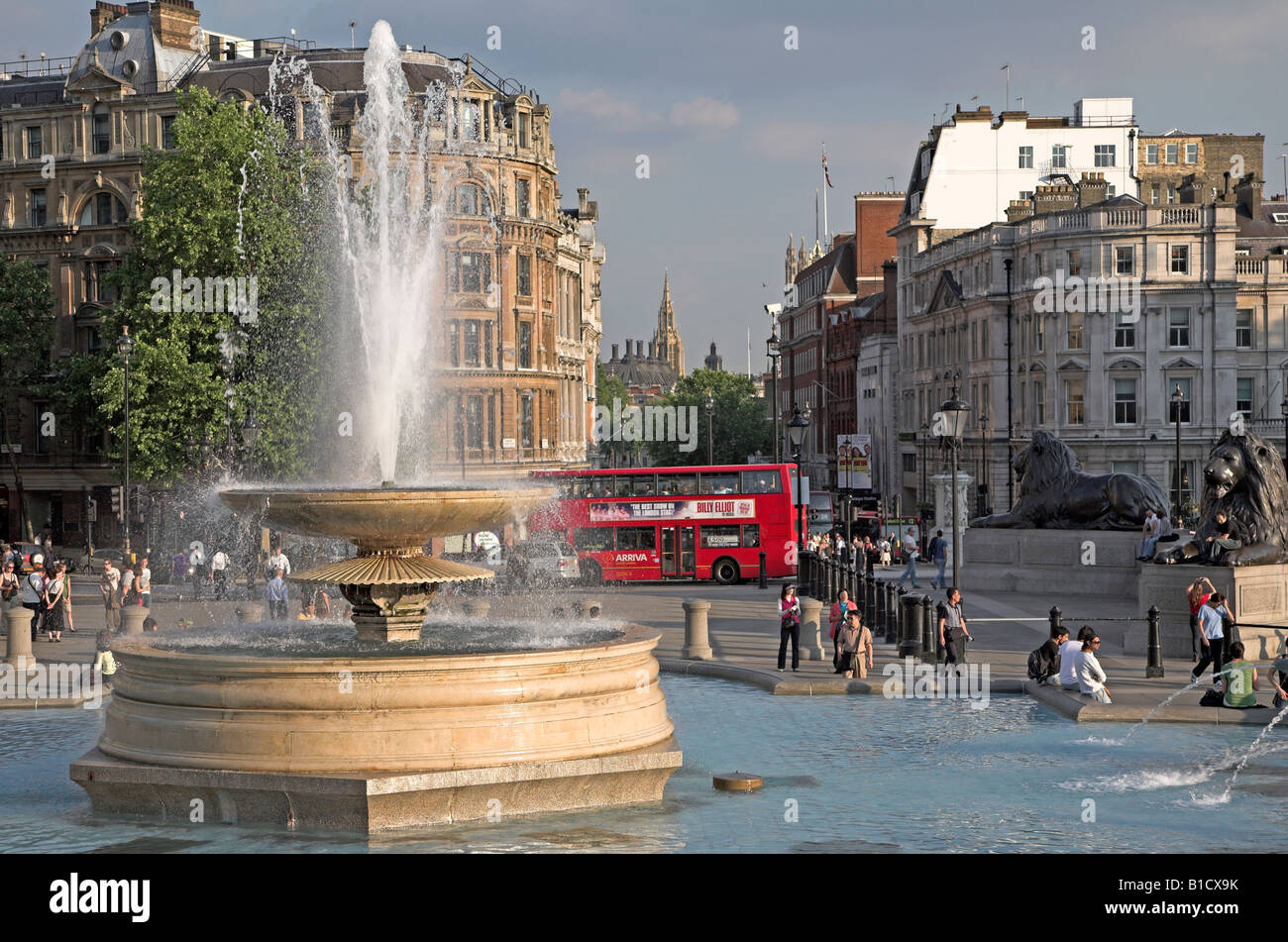 Water Fountain, Trafalgar Square, London, England Stock Photo - Alamy