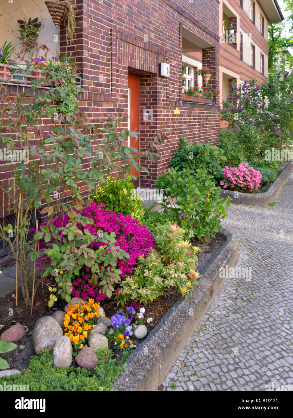 Front garden of an apartment building Stock Photo - Alamy