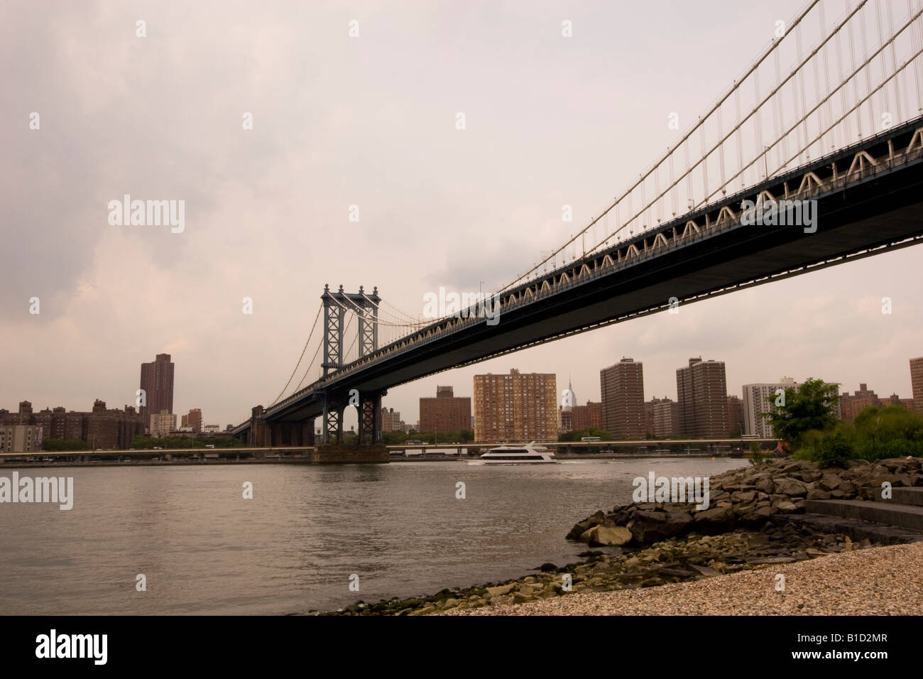Manhattan Bridge as seen from Empire Fulton Ferry Park, Brooklyn Stock ...