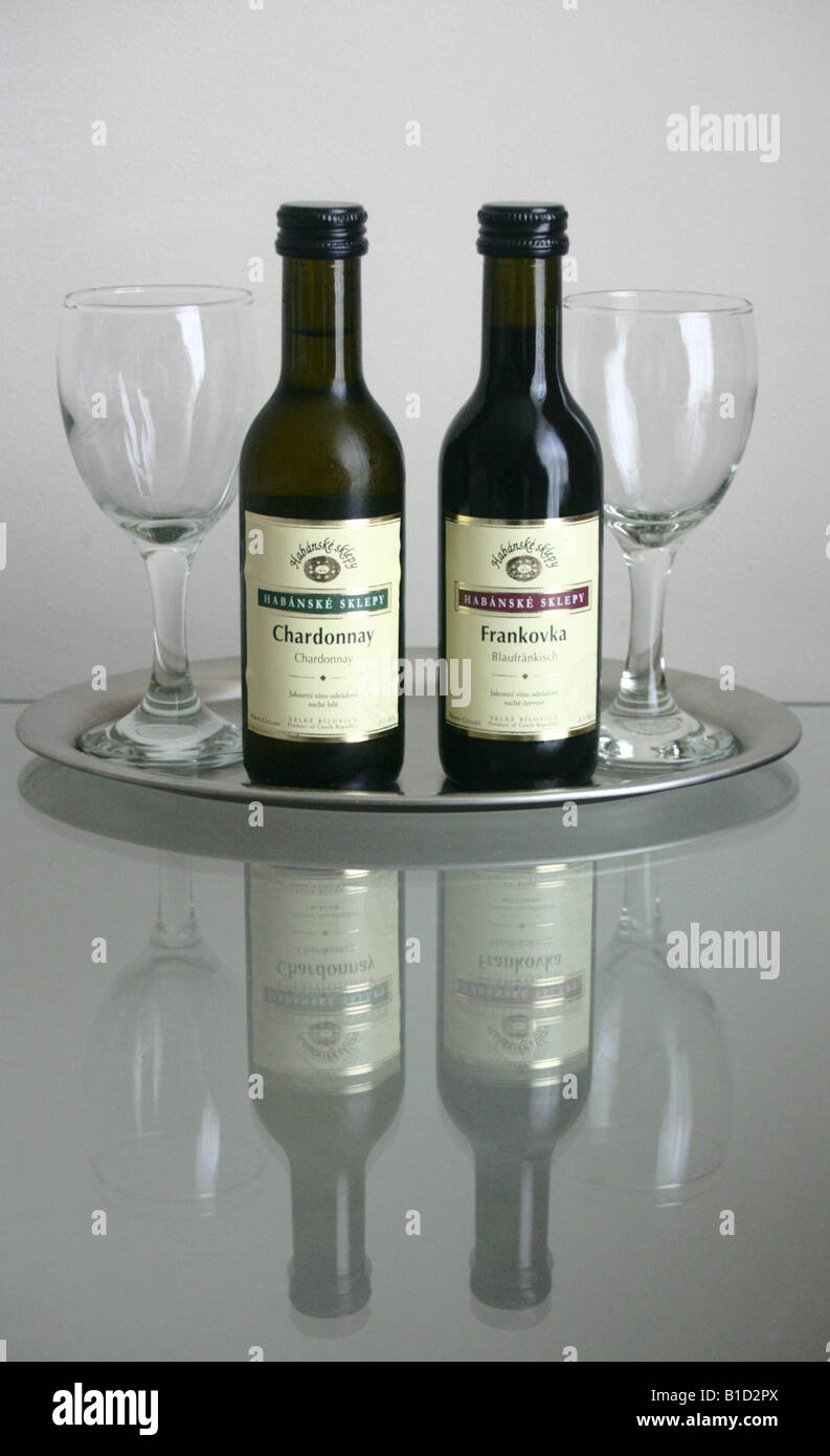 Reflection on wine hi-res stock photography and images - Alamy