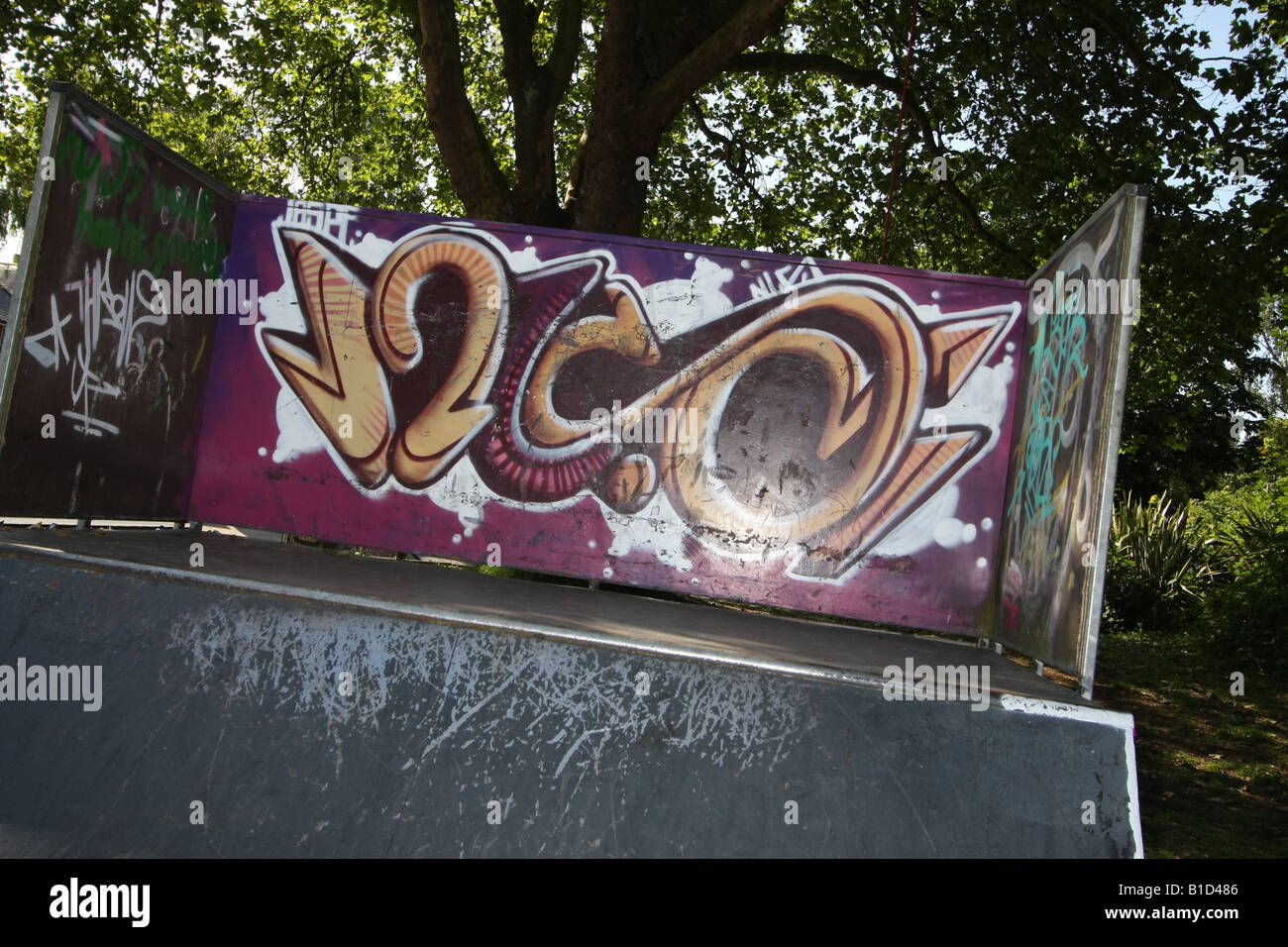 Skate Park graffiti Stock Photo - Alamy